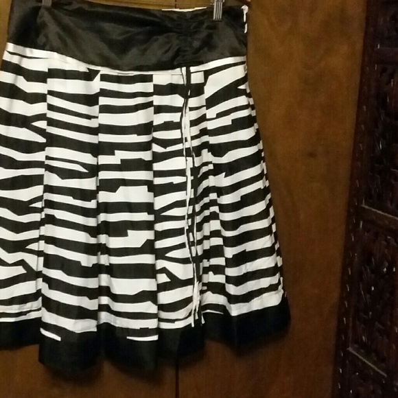 P Luca Milano | Skirts | P Luca Milano White And Black Pleated Skirt ...
